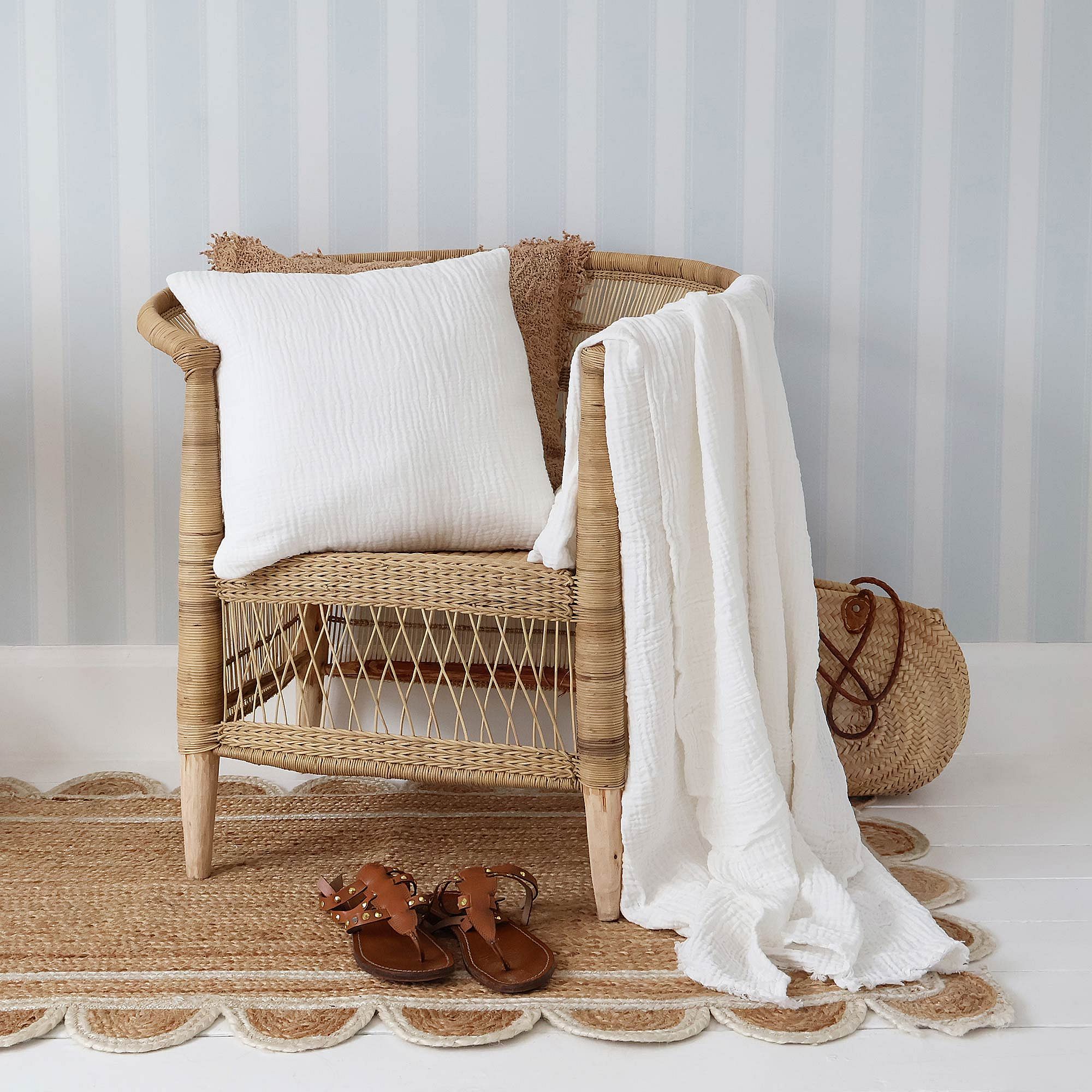 Apricity White Crinkle Throw | Crinkle Cotton Muslin Throw in White