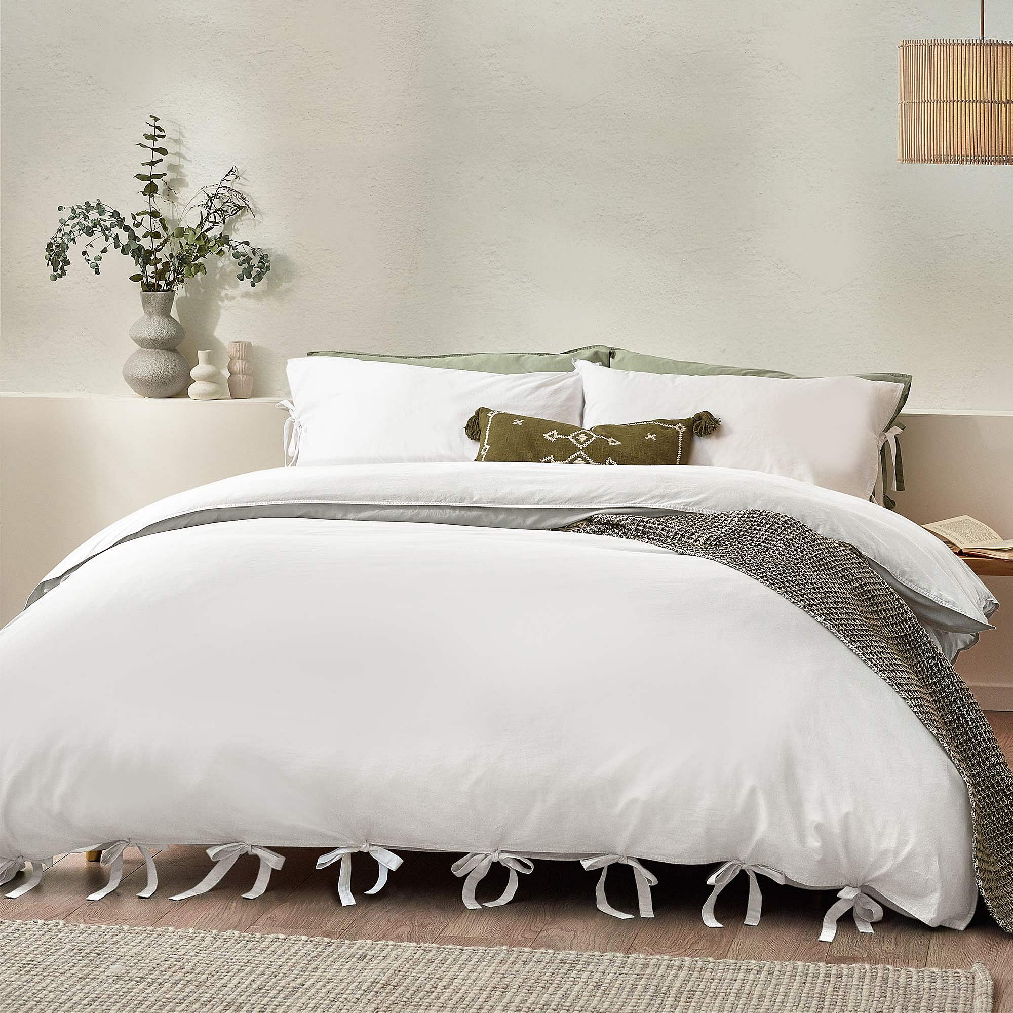 White Ties Cotton Bed Linen Set | White Cotton Bed Linen Set with Tie ...