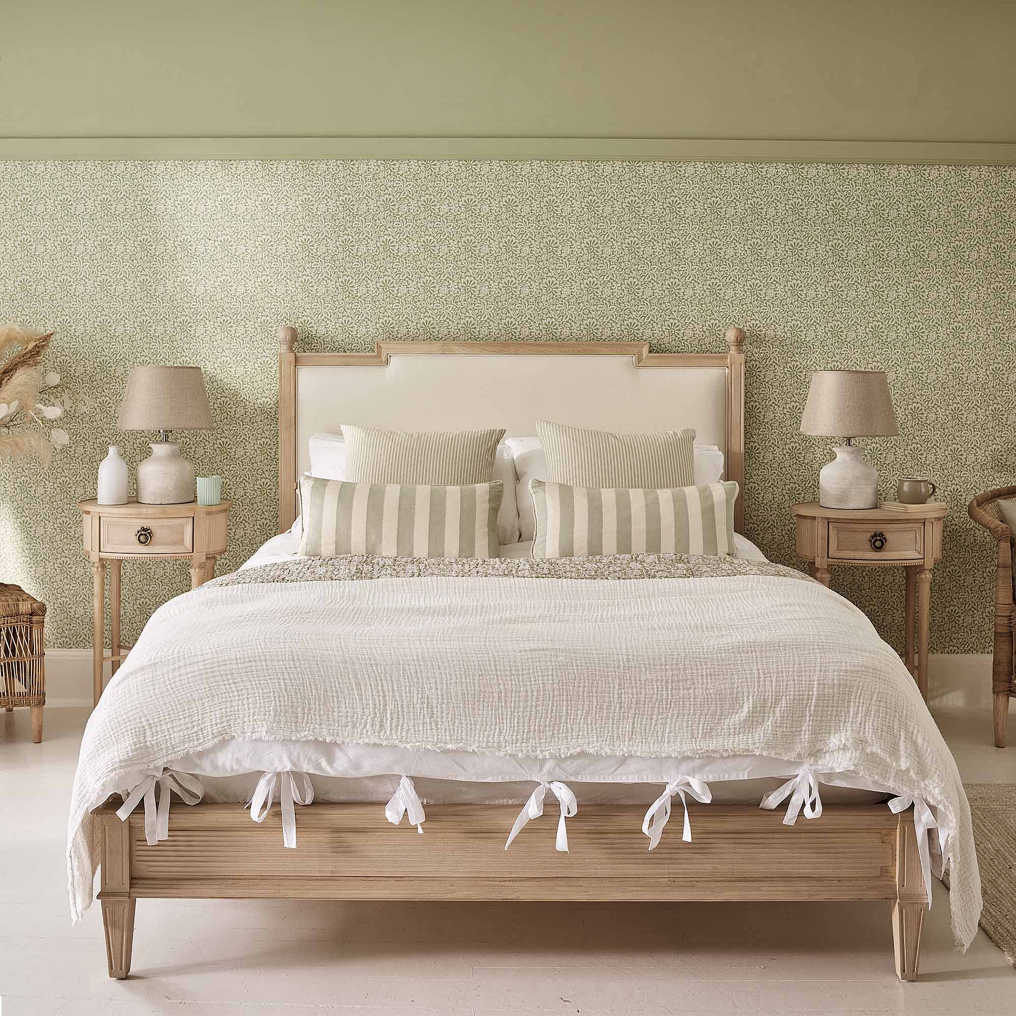 White Ties Cotton Bed Linen Set | White Cotton Bed Linen Set with Tie ...