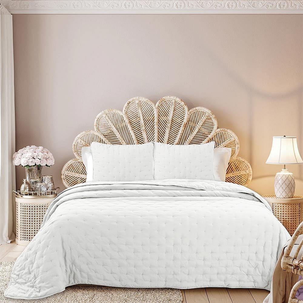 Peachskin Quilted Bedspread in Oyster White | Pure White Quilted ...