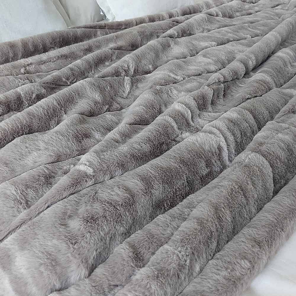 Mimi Grey Faux Fur Throw | Luxuriously Soft Faux Fur Bedroom Blanket