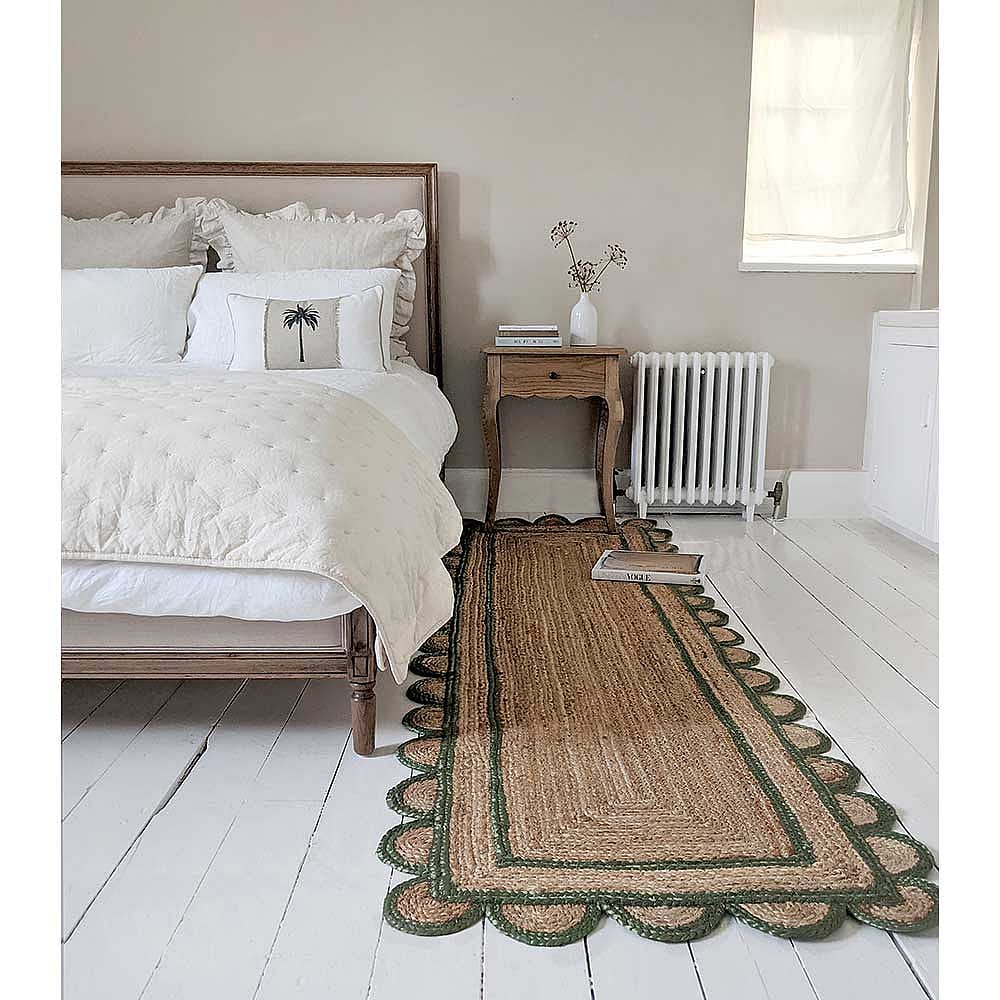 Sundar Scallop Green Runner | Green Scalloped Edge Jute Rug Floor Mat