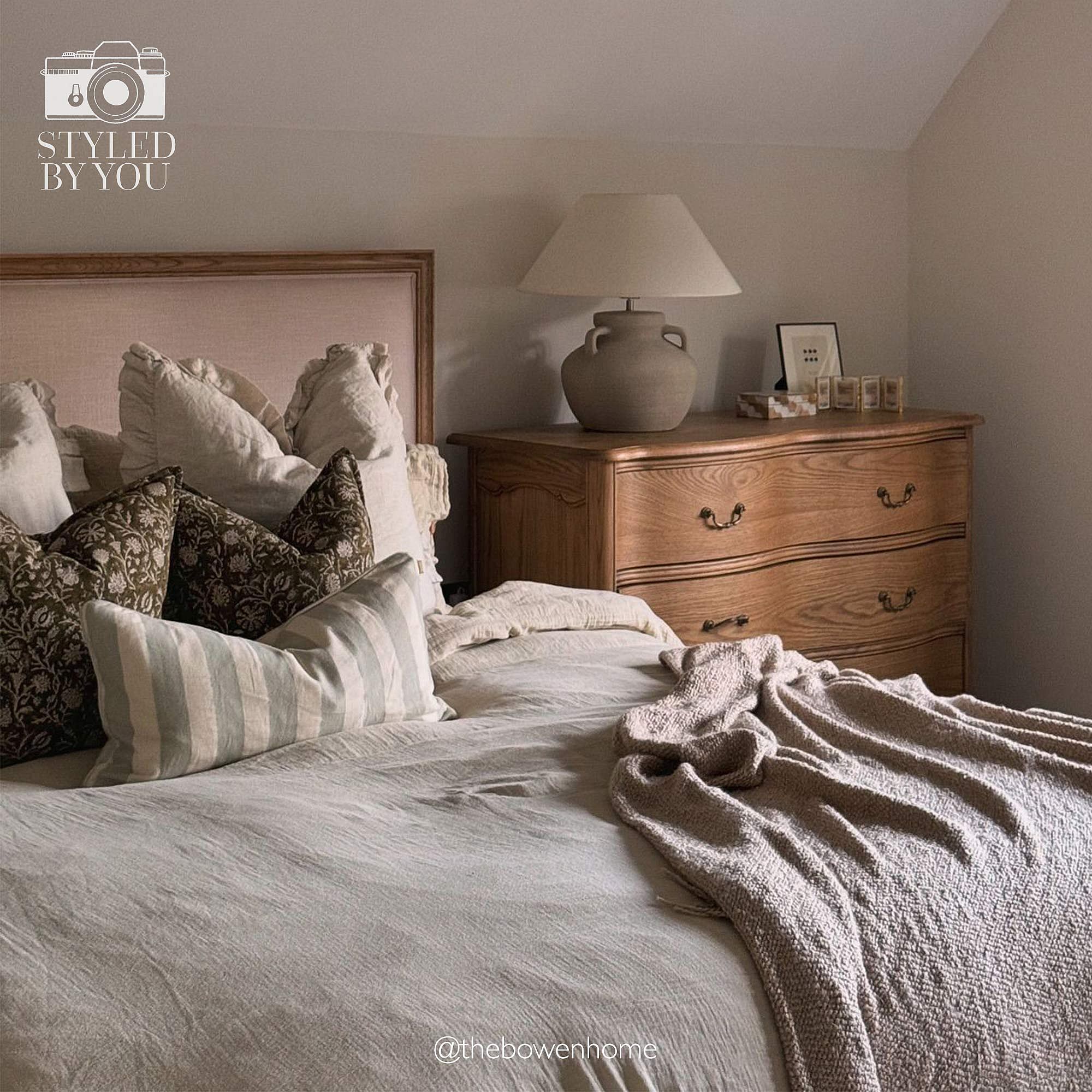 The Love Handles Lamp | Earthenware Table Lamp with Cotton Linen Shade