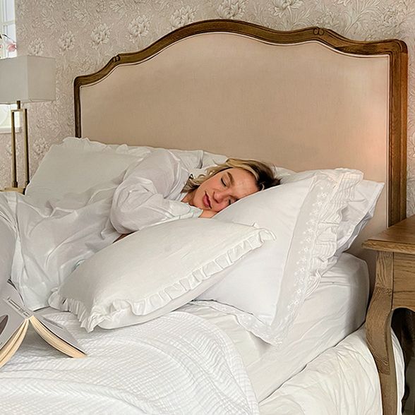 How To Fix a Squeaky Bed - Furniture Care Guides - Le Journal